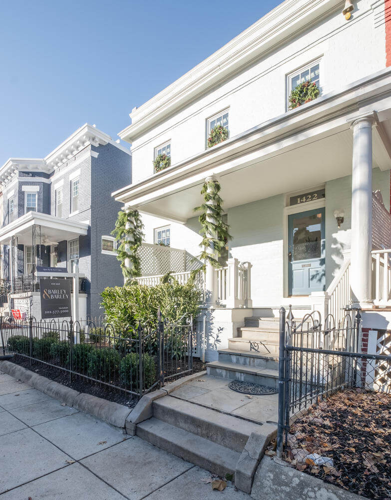 1422 Ames Place NE — Barley & Barley